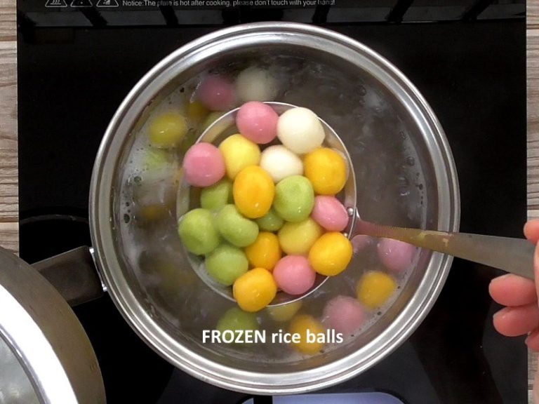 Natural 5-Colour Glutinous Rice Balls (Tang Yuan) - MyKitchen101en.com