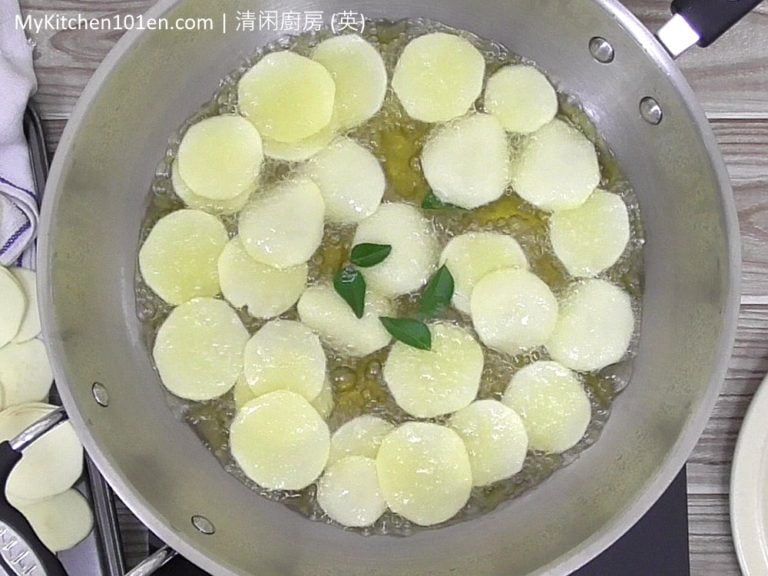 Crispy Arrowhead Chips - MyKitchen101en.com