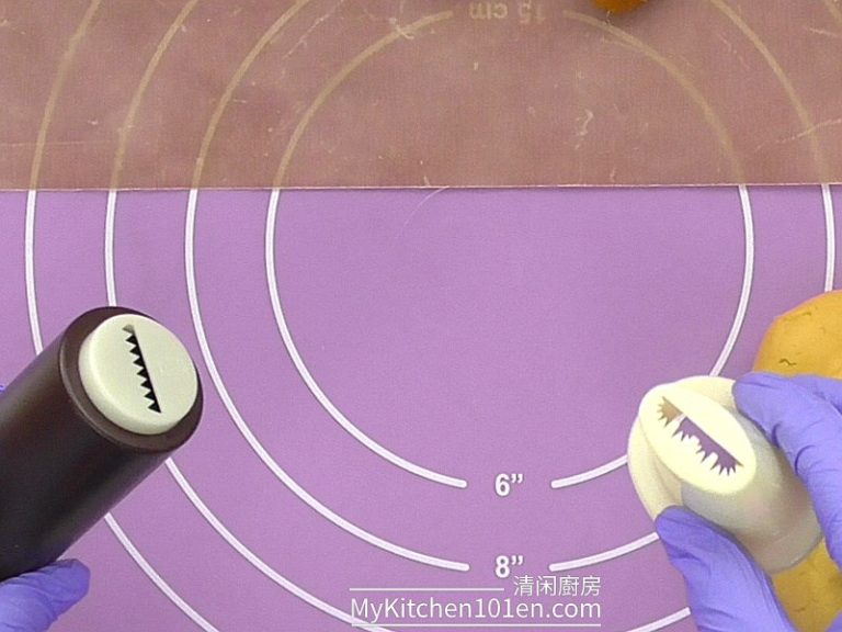 Rich and Buttery Pineapple Tart (Pineapple Roll Tart) Recipe ...