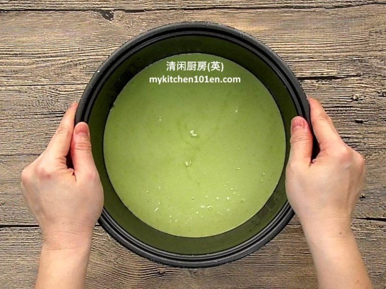 Easy Pandan Rice Cooker Sponge Cake - MyKitchen101en.com