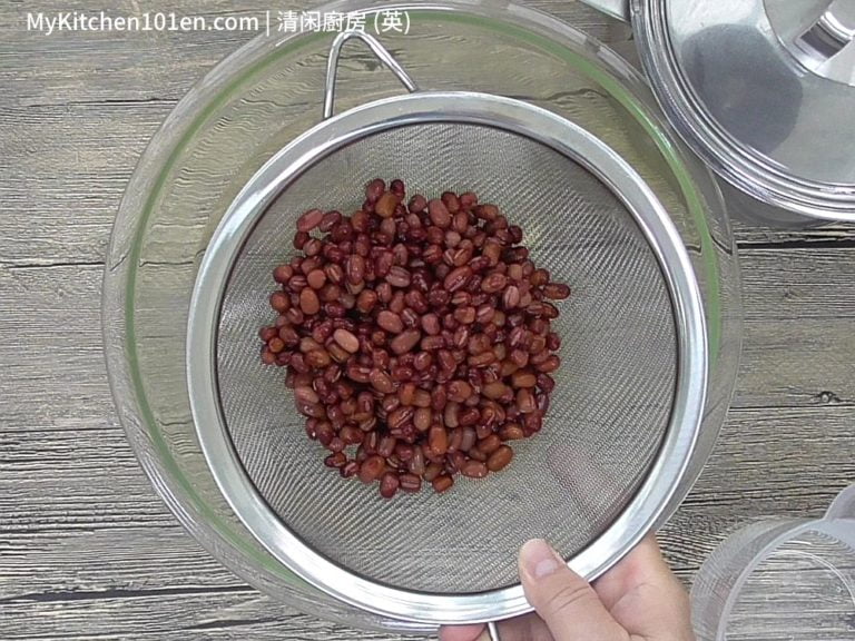 How to Cook Smooth Red Bean Paste - MyKitchen101en.com