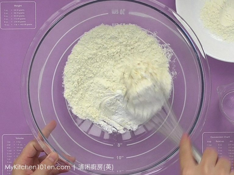 Chinese Breadstick (Youtiao/Cakoi) Recipe - MyKitchen101en.com