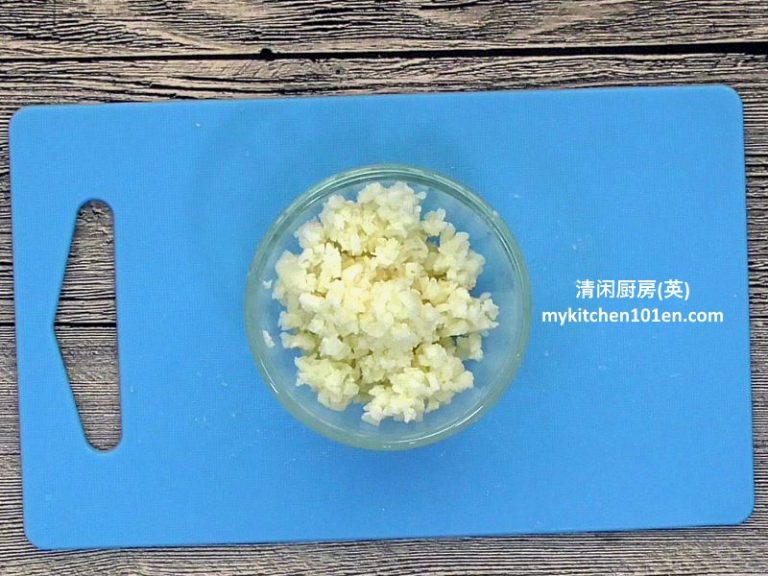 Simple Thai Tako Recipe (Pandan Coconut Milk Water Chestnut Pudding ...