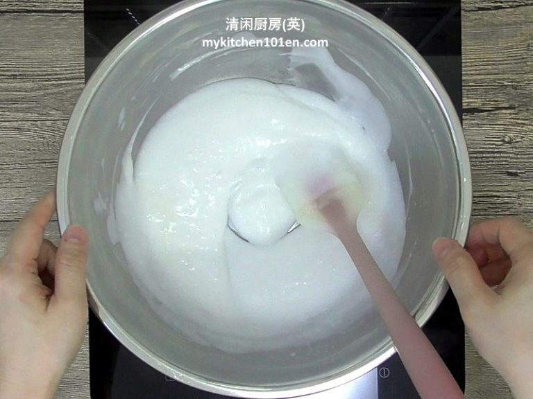 Simple Thai Tako Recipe (Pandan Coconut Milk Water Chestnut Pudding ...