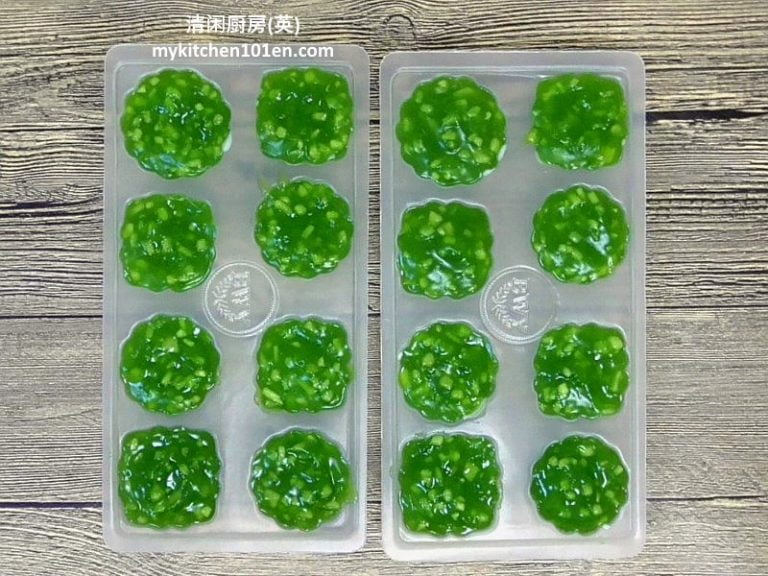 Simple Thai Tako Recipe (Pandan Coconut Milk Water Chestnut Pudding ...