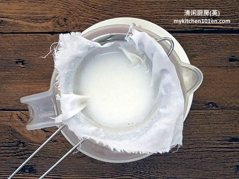How to Extract Thick Coconut Milk from Fresh Grated Coconut ...