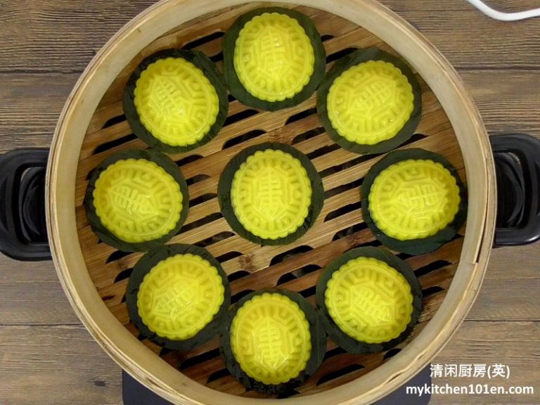 Delicious Golden Pumpkin Angku Kuih (Purple Sweet Potato Paste Angku ...