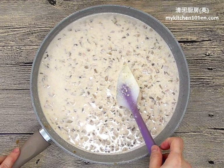 Delicious Steamed Taro Kuih (Chinese Or Kuih/Wu Tao Gou ...