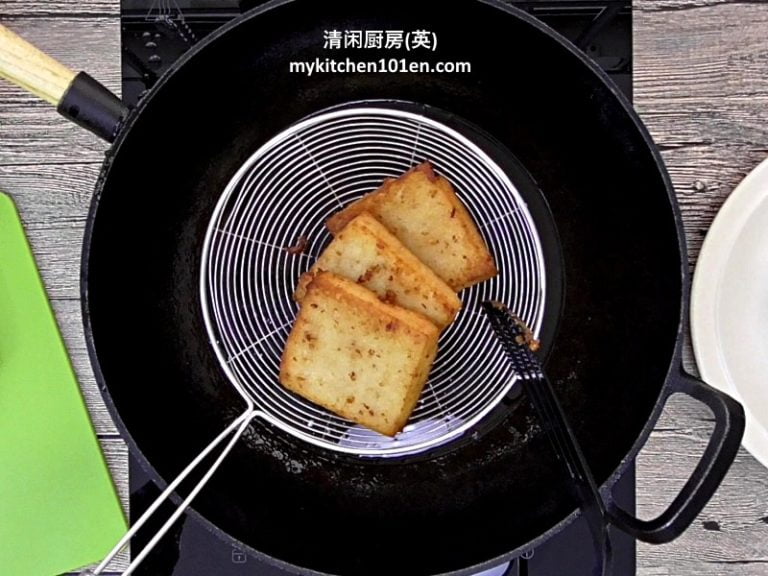Deep-Fried Radish Cake (a.k.a. Chai Tao Kuih/Lor Pak Kou)- Proven ...