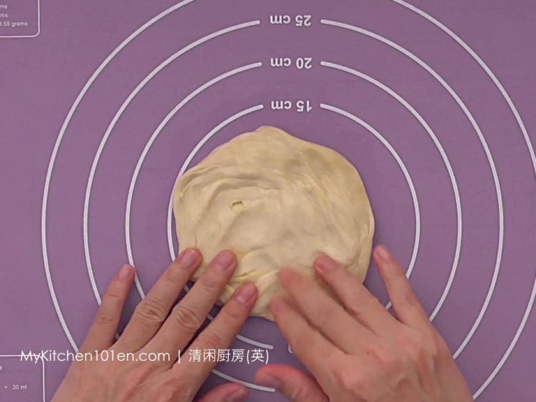 How to Make Crispy and Flaky Layered Paratha (Roti Canai, Flatbread ...