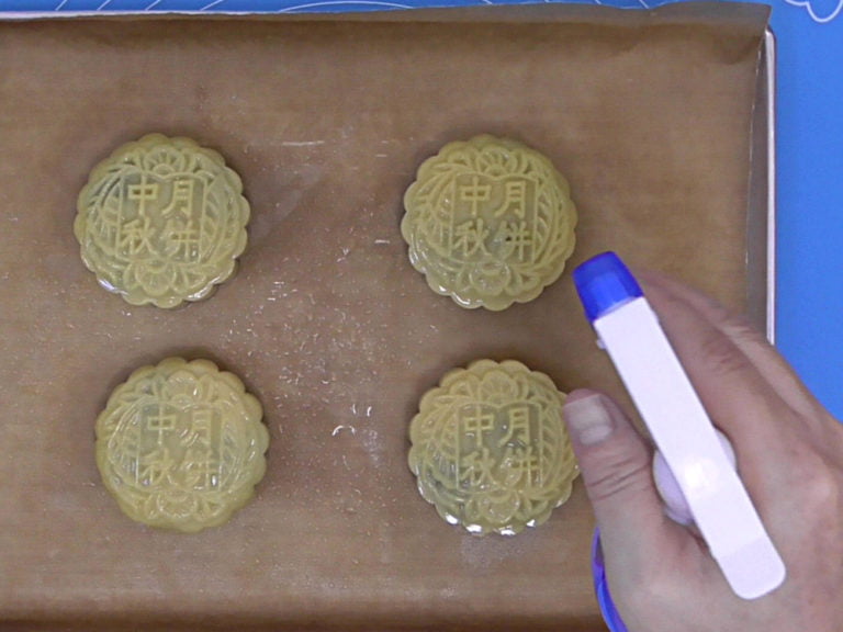 Making A Traditional Red Bean Mooncake - Classic Flavour ...