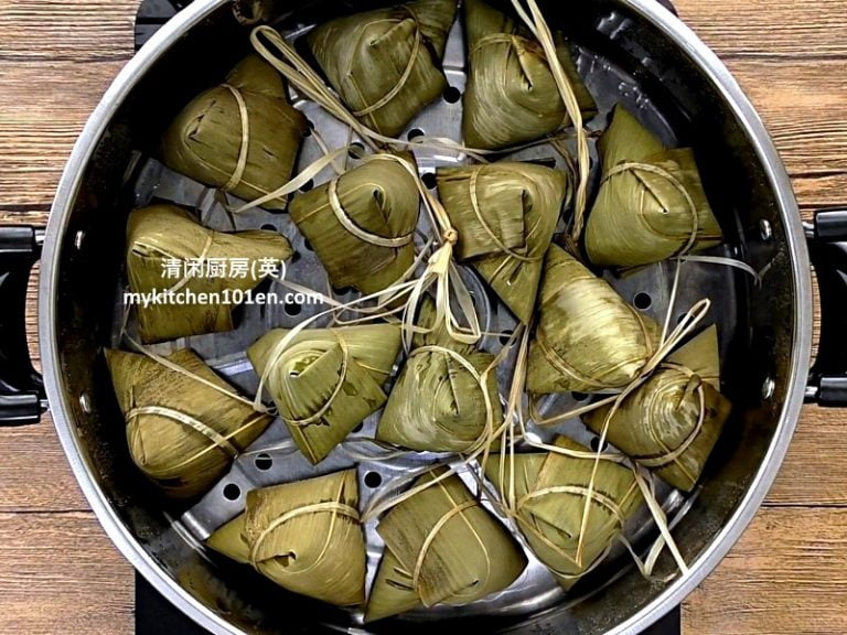 Delicious Black Sesame Crystal Kee Chang (Alkaline Dumpling ...