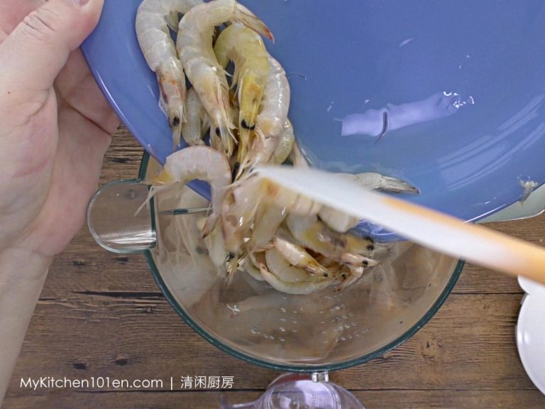 Homemade Prawn Crackers (Shrimp Chips) Recipe - MyKitchen101en.com