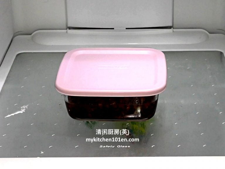 Beautiful Char Siew Pao/ Cha Shao Bao (BBQ Pork Chinese Steamed Bun ...