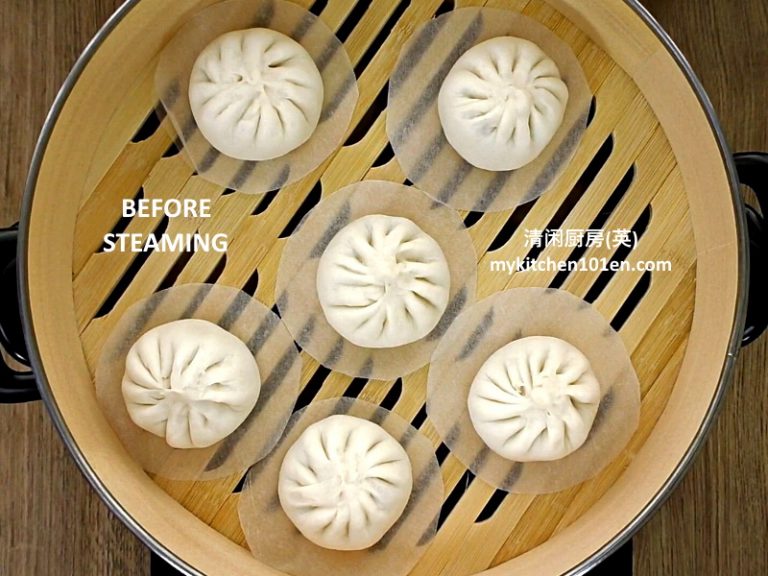 Beautiful Char Siew Pao/ Cha Shao Bao (BBQ Pork Chinese Steamed Bun ...