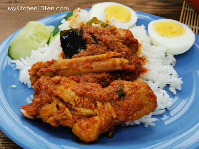 A Simple Chicken Rendang Recipe (Resepi Rendang Ayam) - MyKitchen101en.com