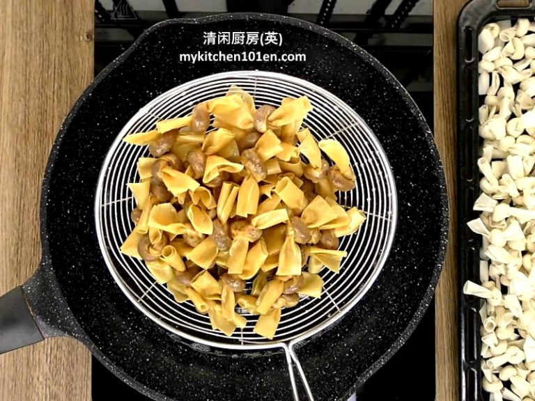 Chicken Floss Love Knot Spring Rolls (Popia Simpul Kasih ...