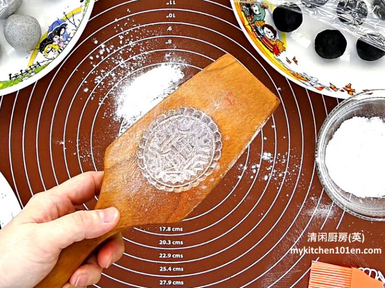 Black Sesame Angku Kuih with Rich Black Sesame Fragrance ...