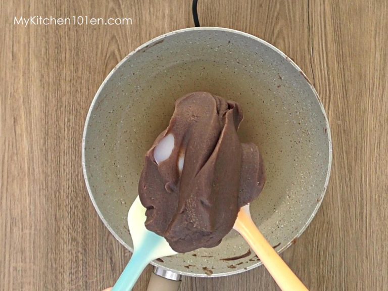 Ham Chim Peng (Fried Savory Dough) with Smooth Red Bean Filling - MyKitchen101en.com