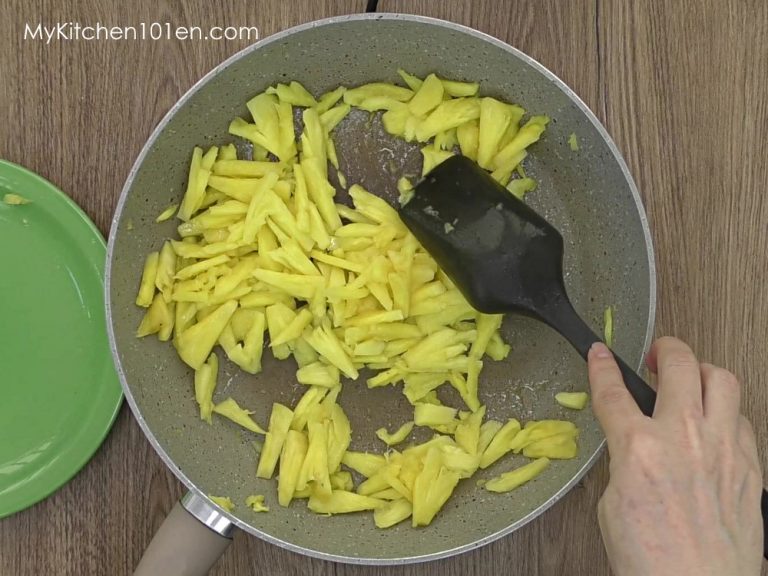 Traditional Peranakan Style Nyonya Acar Recipe - MyKitchen101en.com