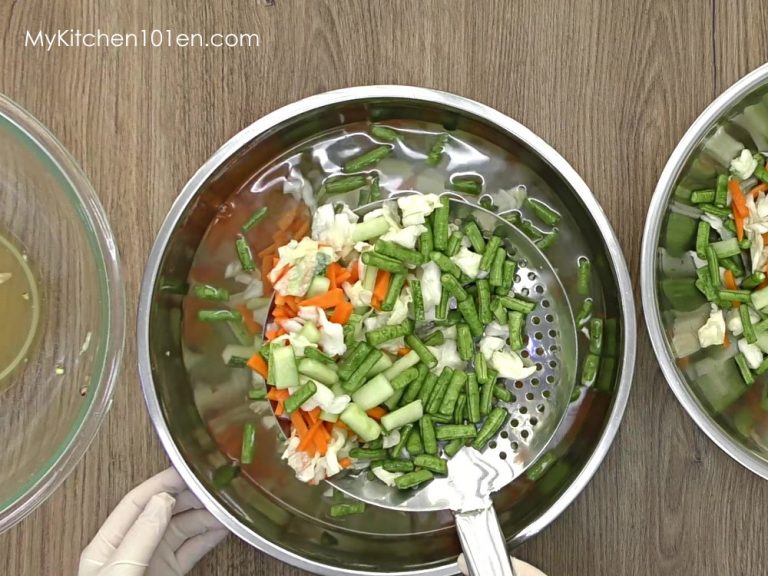 Traditional Peranakan Style Nyonya Acar Recipe - MyKitchen101en.com