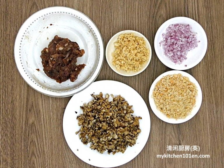 Teochew Red Peach Kuih/Png Kuih (with Natural Red Colouring ...