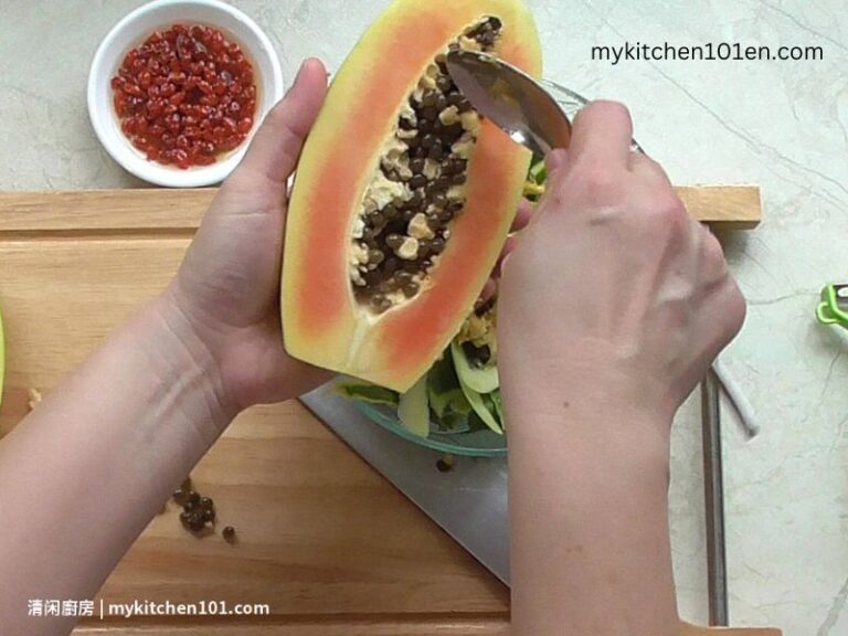 Delicious Green Papaya Soup - MyKitchen101en.com
