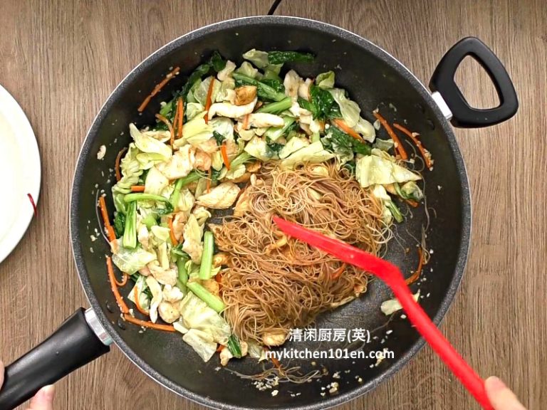Comforting Homestyle Fried Mee Hoon (Bihun Goreng ala Rumah): A Taste ...